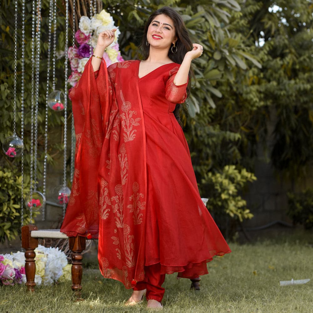 Shop Indian Wear for Women at Special Prices | Bunaai